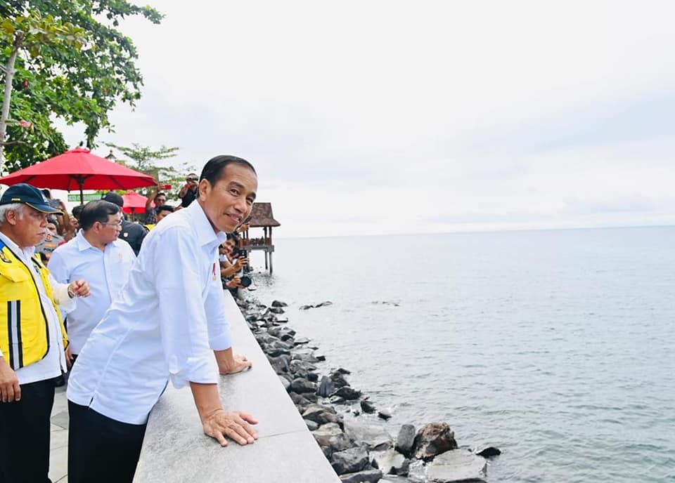 Resmikan Malalayang Beach Walk Manado, Presiden Joko Widodo : Mari Kita ...