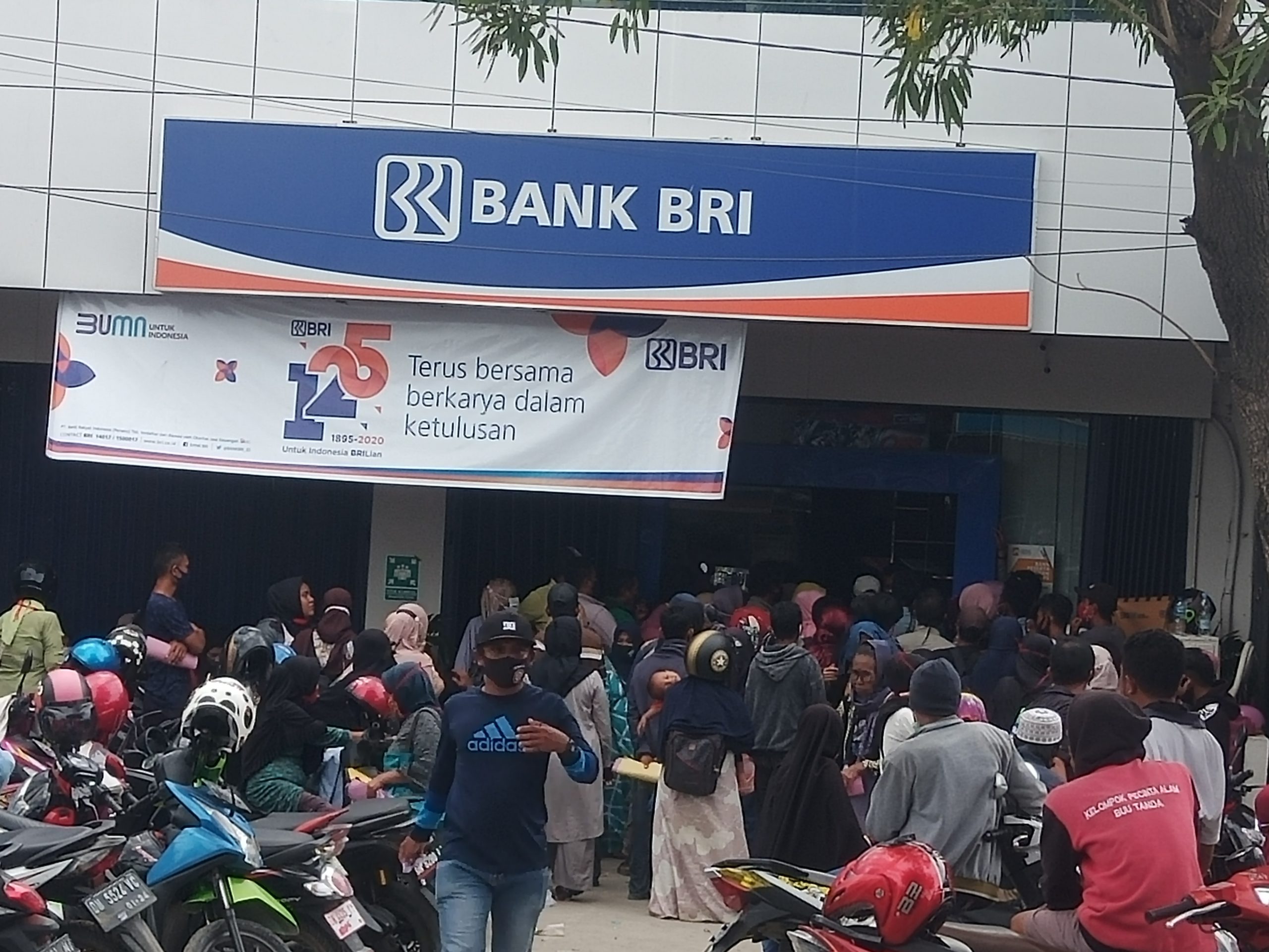 Mengatasi Antrian di Bank BRI dengan Mudah - Spirit Kawanua News