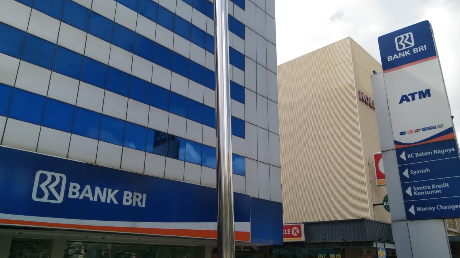 Bank BRI Batam Centre: Tempat Terbaik untuk Menyimpan Uang Anda ...