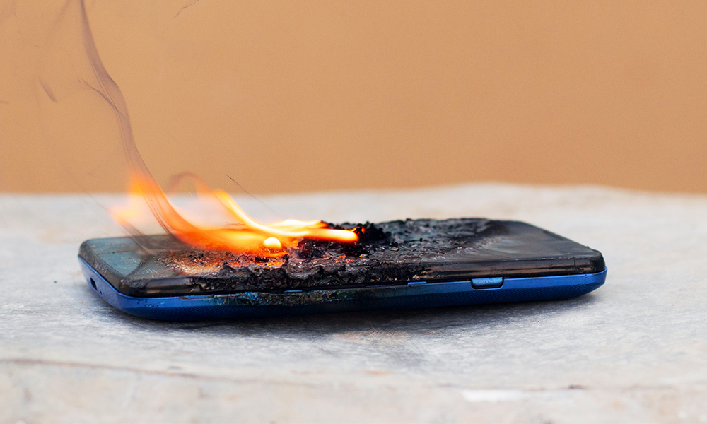 Cara Mengatasi HP Panas dengan Baterai Tanam - Spirit Kawanua News